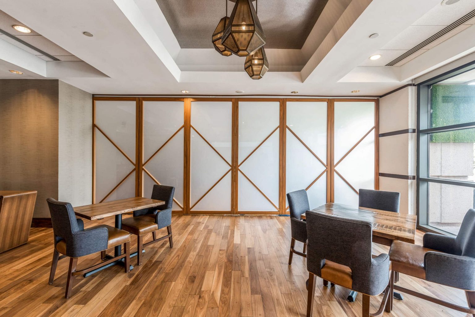 7 Examples of Modern Hotel Lobby and Amenity Space Design | Raydoor