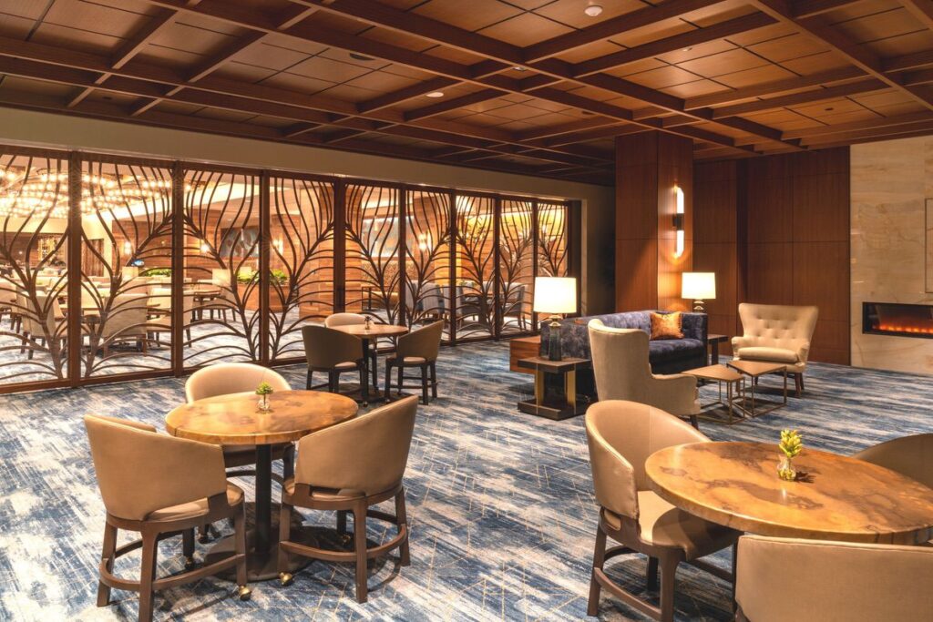 Luxury Entrances for Hotel Dining Rooms & Breakfast Nooks | Raydoor ...
